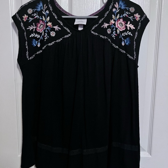 Knox Rose | Tops | Knox Rose Black Top With Floral Embroidery | Poshmark
